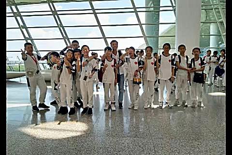 “探访红色文化,传承红色基因”六年级毕业研学活动记录