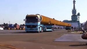 1百多米长的钢管桩,是怎样运输和打入海底的,带你见识一下!