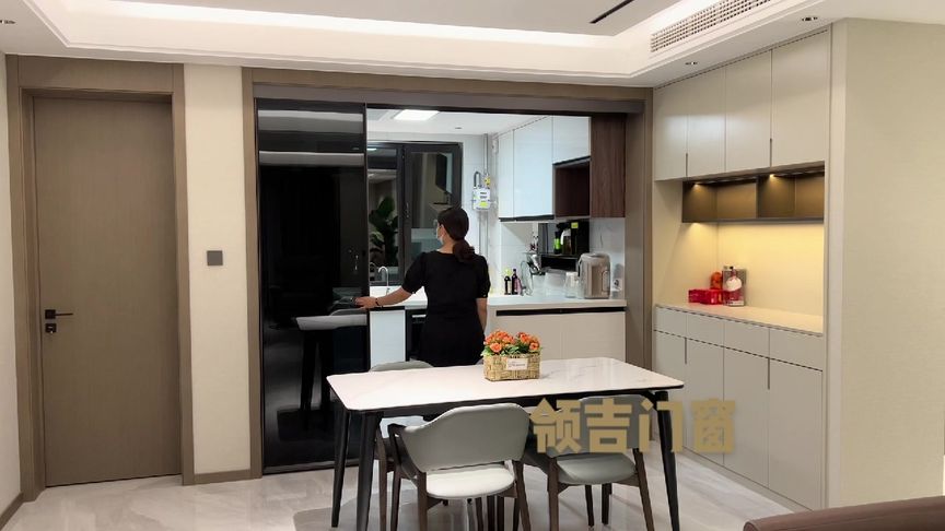 德润天合吊轨四联动安装实拍#尺寸根据客户空间来定制