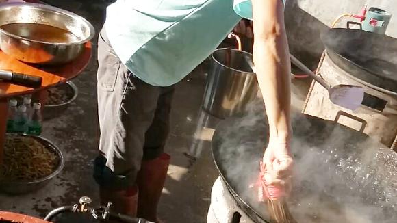 农村酒席厨房一角