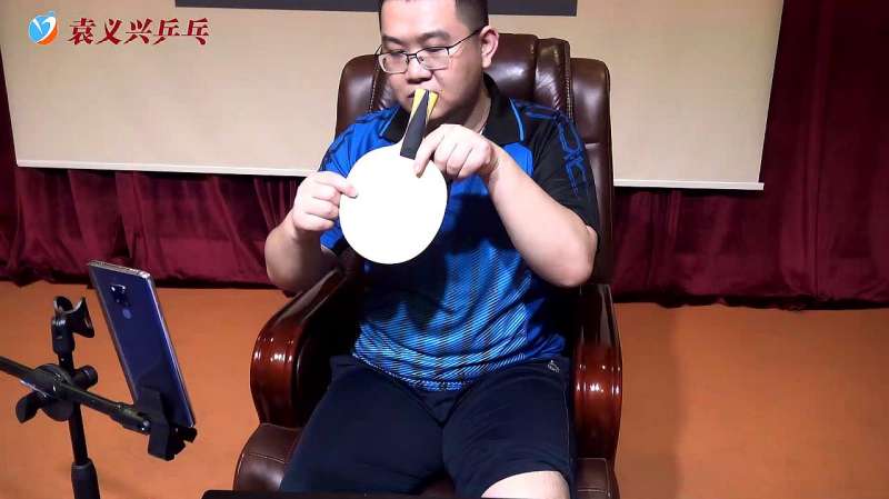怎样接左手选手的外侧旋球?自己发球左手选手撇接如何应对?