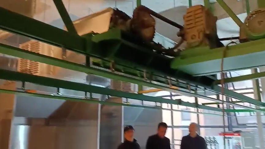 专业喷漆烤漆自动流水线