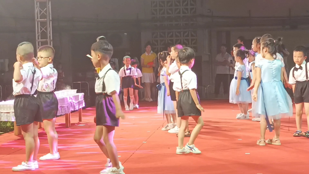 五云镇中心幼儿园毕业诗歌朗诵