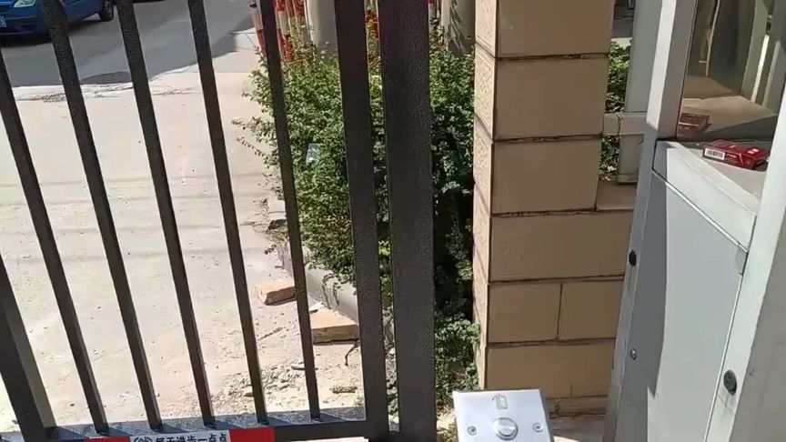 小小自动门,电动门我们是专业的!欢迎致电咨询哦