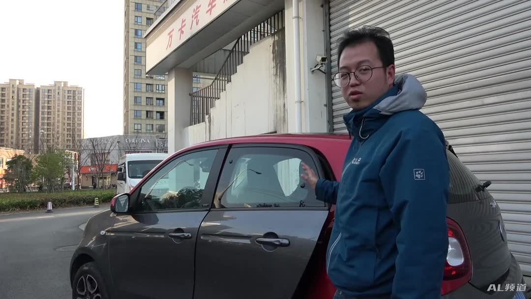 售价十六万的奔驰Smart,连车窗都如此简陋?