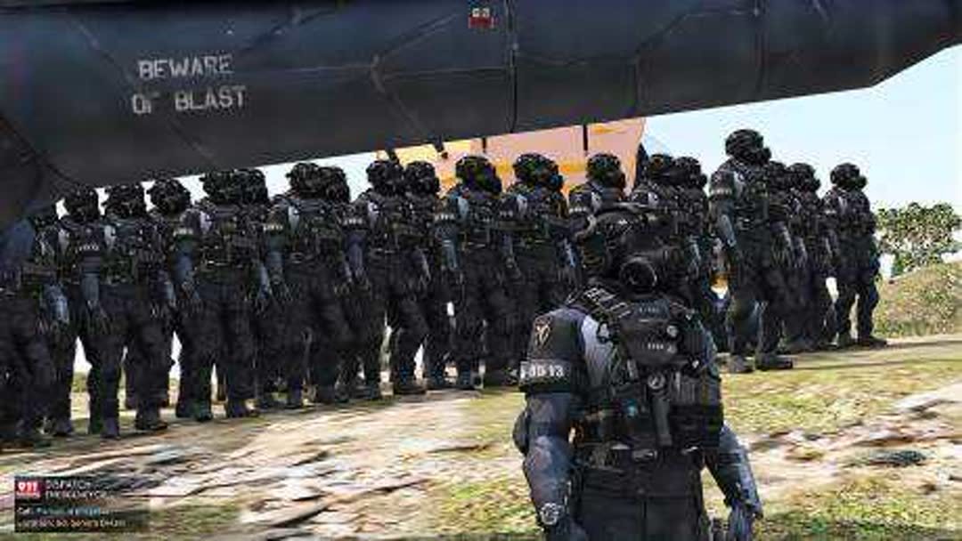 军事载具模拟器 空运潜水艇 去未知湖泊探索 结果到达位置后出现