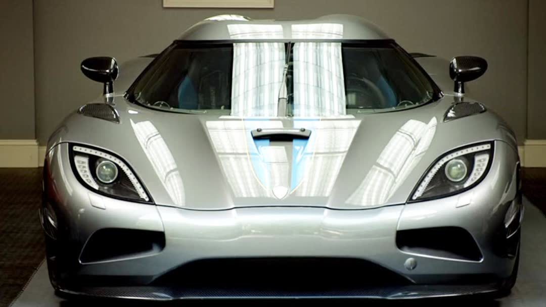 土豪的世界太过分了!车库自动打开,三台柯尼塞格并驾齐驱!