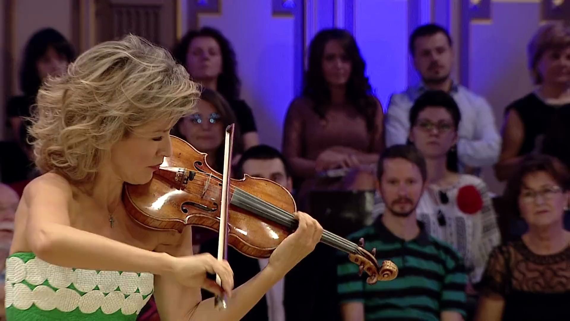 安娜-苏菲·穆特演奏《潘德列茨基双协奏曲》