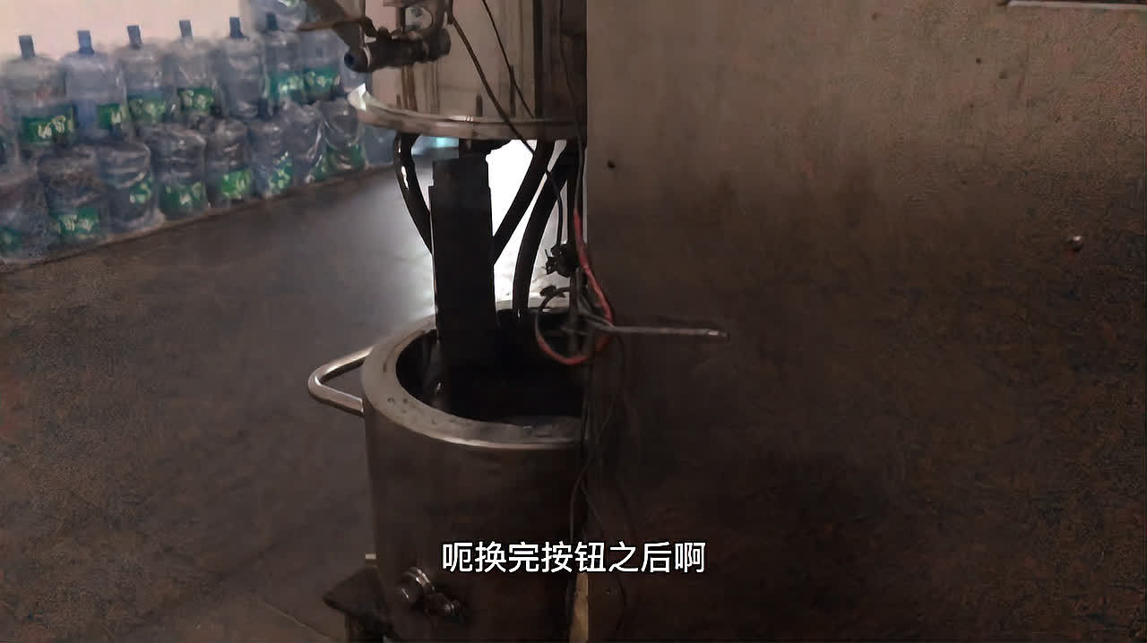 公司维修工遇到奇怪故障说修不好、设备只能上升不能下降