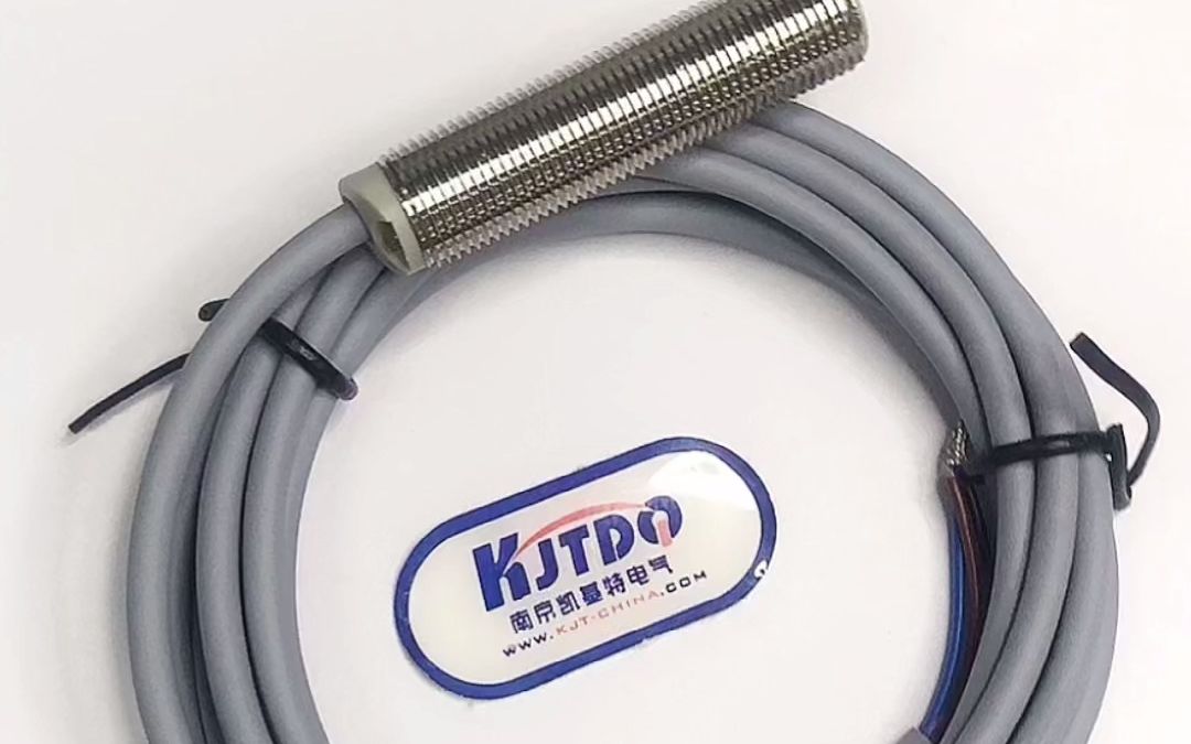 凯基特标准型M12齐平接近开关 接近传感器 引线式接近开关