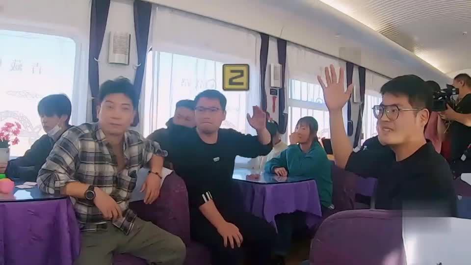 哈哈哈哈哈:我们都是说走就走的旅行,媳妇就不带了