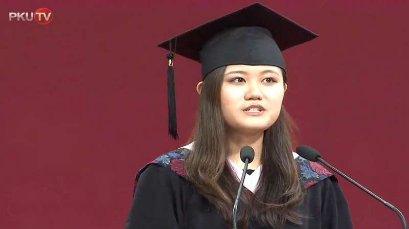 北大美女毕业演讲,句句精彩而又深刻,不愧是北大哲学系的学霸!