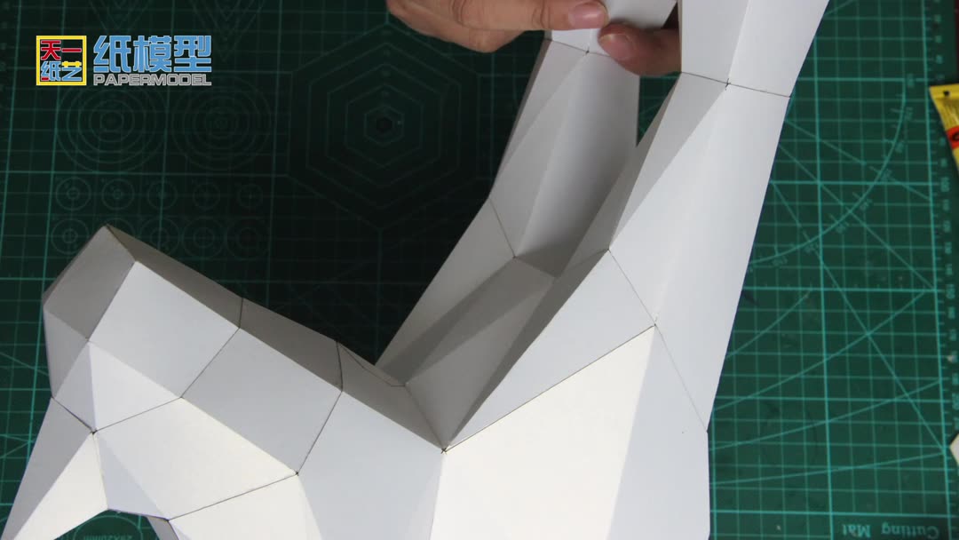 犀牛纸模型DIY制作过程