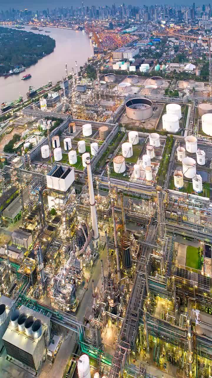 沙特阿拉伯 位于波斯湾的炼油厂,有一种金qian的味道了