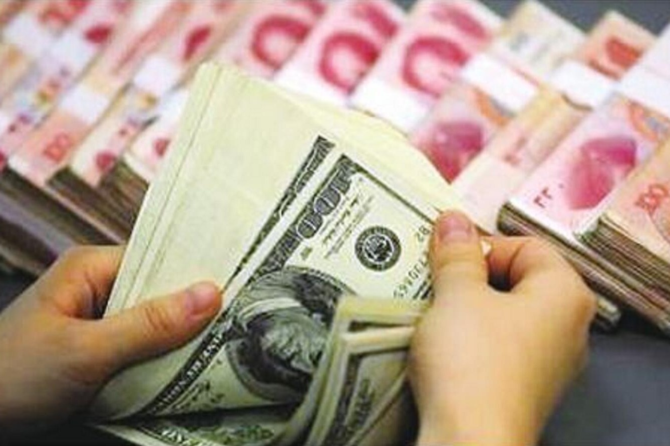 美元持续暴跌后,现在该担心人民币贬值的风险了