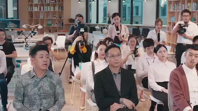 我的爸爸是小学生:刘总觉得吴所为有些奇怪,非常不满意他的表现