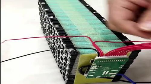 锂电池的制作过程,看着非常的复杂,只有老工人才会的绝招