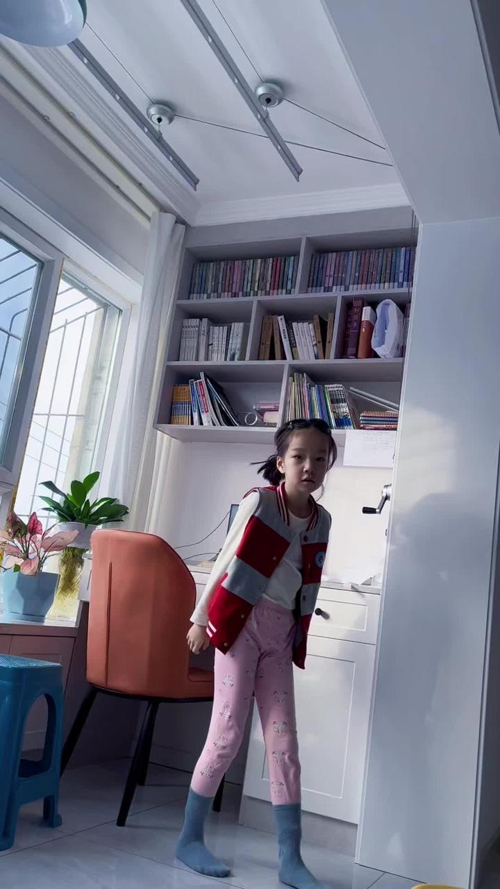 今天的钉钉家长会大家都开了吧,关于乌鲁木齐小学何时复课大家都...