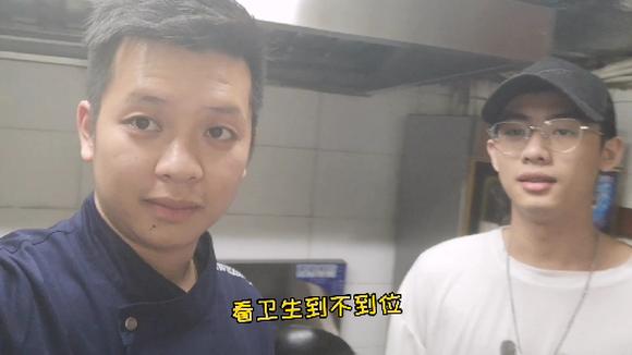 小厨师和伙伴们,在忙碌日常中依然保持快乐融洽状态