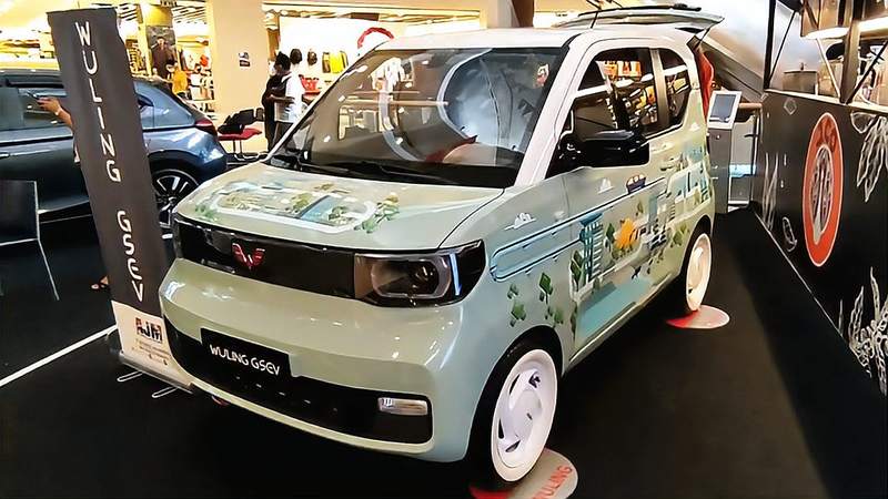 2022款五菱宏光MINIEV亮相大商场,有这颜值和空间,太惊艳了