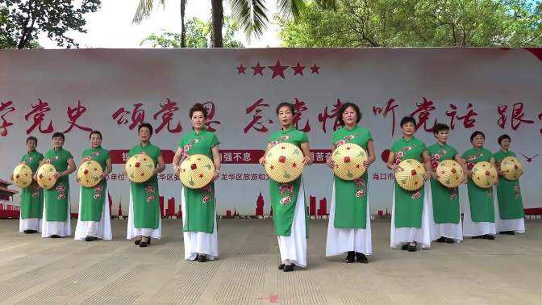 走秀表演《万泉河水清又清》好看好听