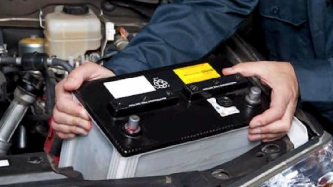 这几种开车行为最伤电瓶,老司机都难避免,电瓶不出一年就报废了