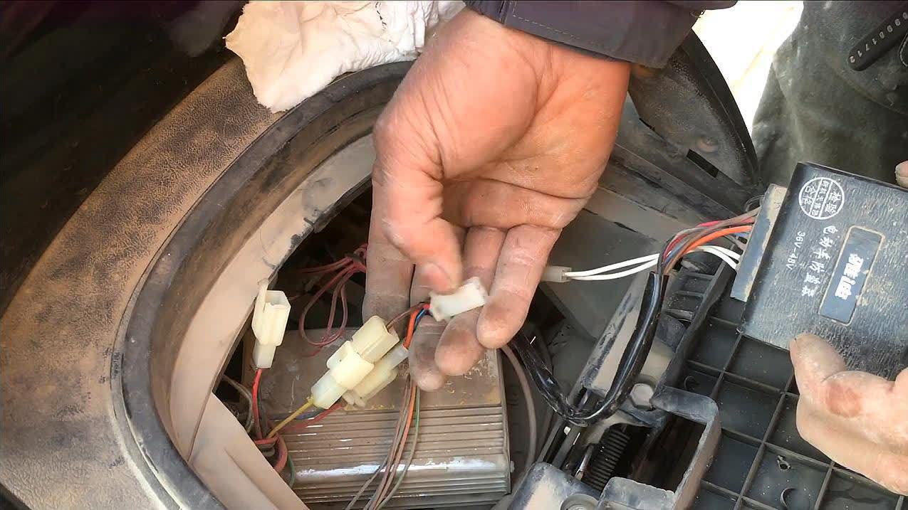 电动车防盗报警器引起的疑难故障,很多人想不明白,师傅教你解决