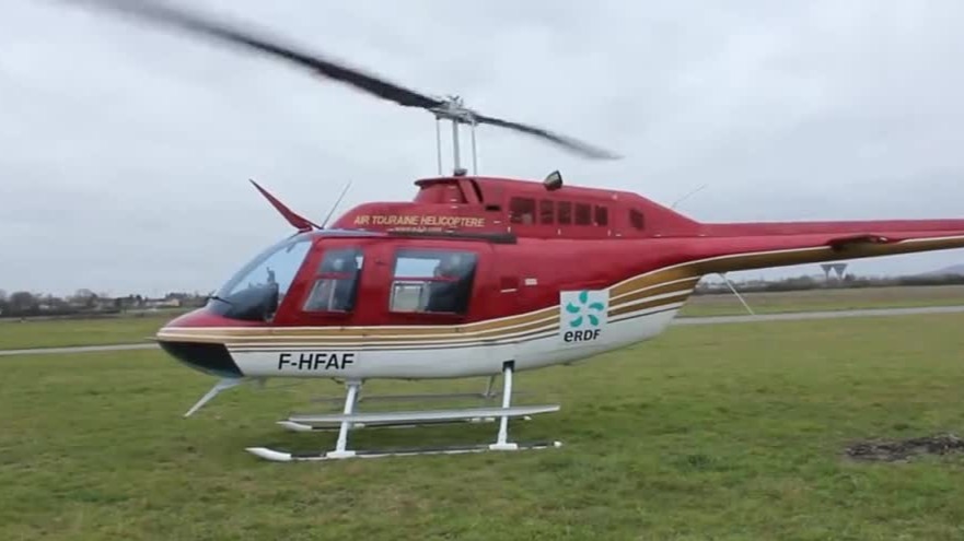 直升机等人时,为什么螺旋桨还转个不停?看完长见识了