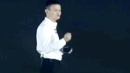 全新商业的模式,工人要下岗了 想知道马云怎么看么?