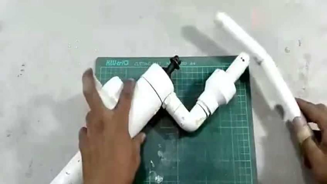 学生发明了一台水泵, 不用电和油就能抽水, 想申请专利怎么办