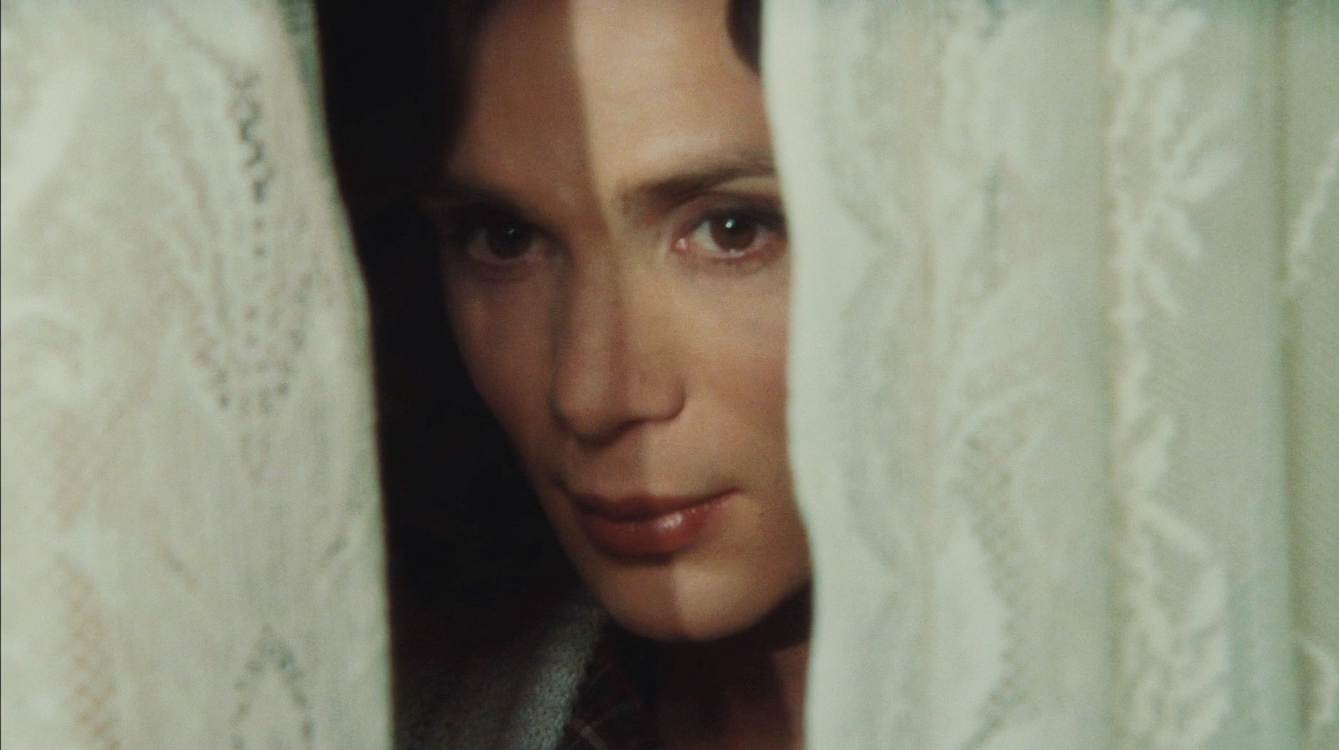 【麦绿素】孩子精神分裂扭曲度日,母亲竟是罪魁祸首《孔雀镇》