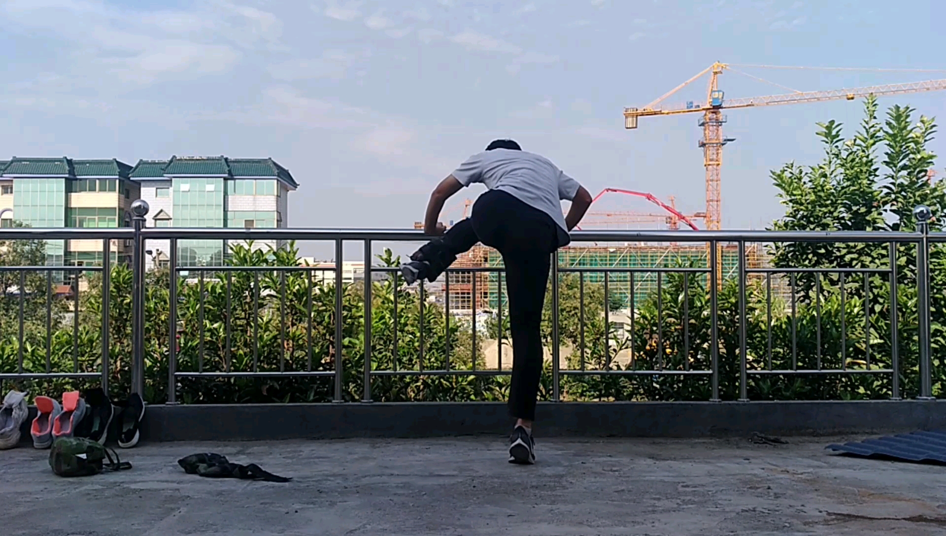 区运会前两周在家里做的一些跨栏训练