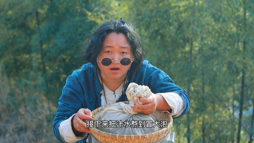 用一百斤雪梨自制秋梨膏棒棒糖,第二集,制作过程太解压了,点头像看...