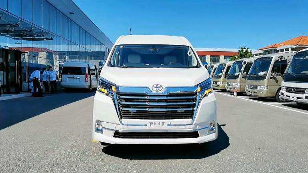 丰田海狮9座皇冠版,大型商务接待车,蓝牌C本就可以驾驶