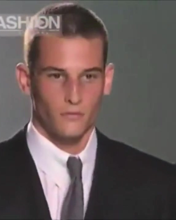 顶级男模经典走秀瞬间 超帅气