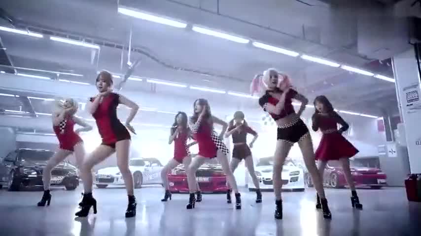 女团化身性感赛车模,舞蹈版,这车模给力啊!