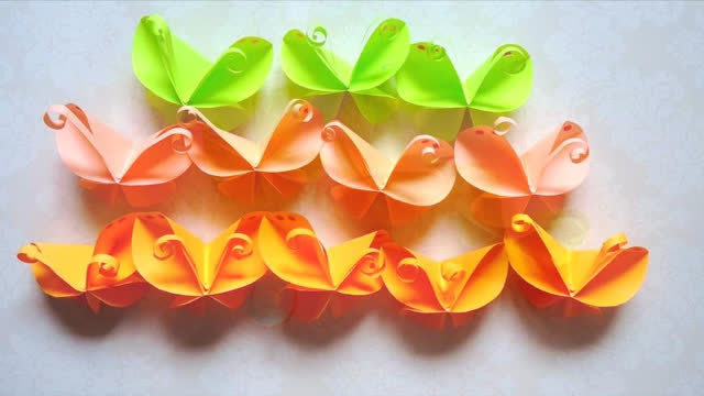 这样的折纸风铃真是太有创意了,挂在房间太漂亮了!