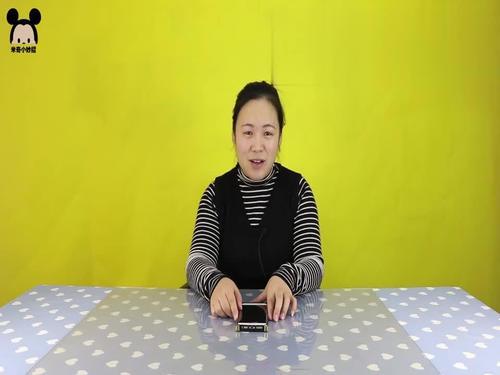 手机拍视频自己也能加字幕了,方法简单,学会告诉家人