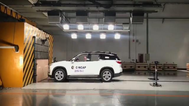 蔚来ES8到底有多结实?做一个碰撞测试你心里就明白了!