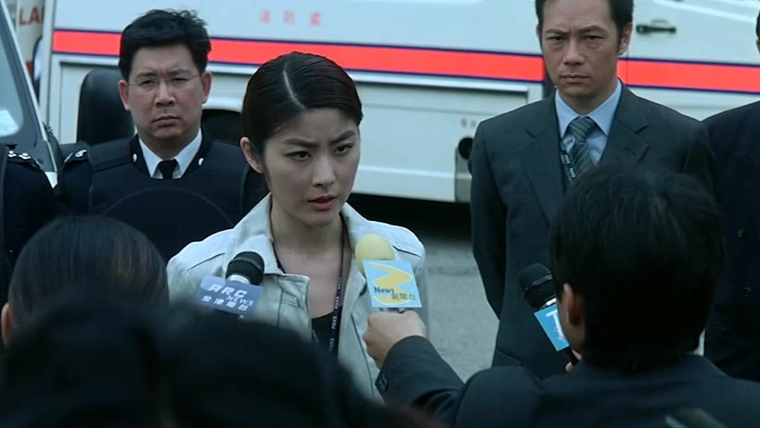 因事件发生过程意外曝光,市民人心惶惶,警方决定公开逮捕罪犯!