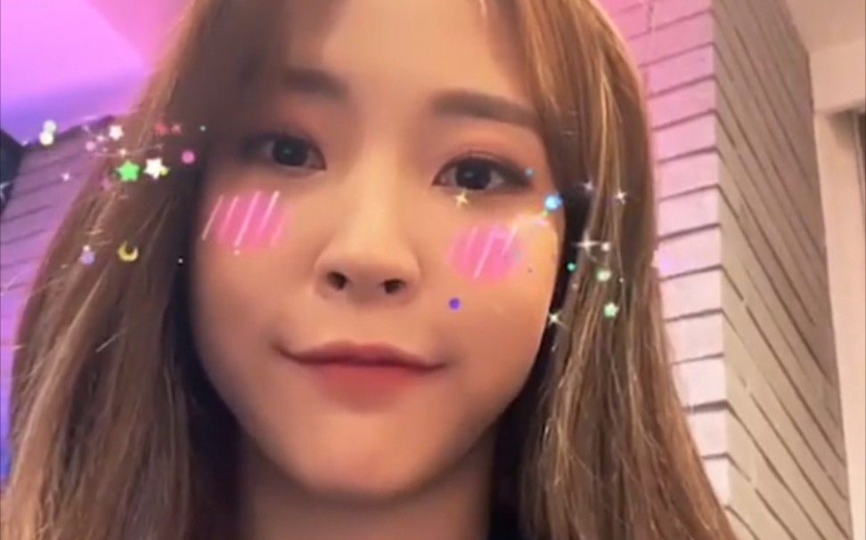 [文星伊 玟星 cuties中字]210929 ins直播 讲英文的可爱吻吻