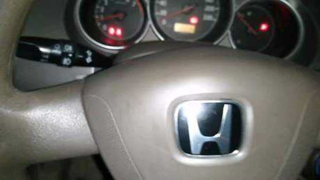 本田飞度刹车灯常亮,刹车踏板到底什么原因引起的呢