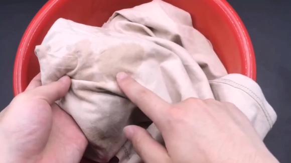 夏天到了衣服总是有汗臭味，怎么去除呢？教你清洗汗臭味的小妙招