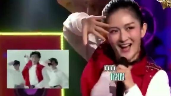 谢娜模仿偶像林志颖唱歌,林志颖本人出现支持,激动到泪奔