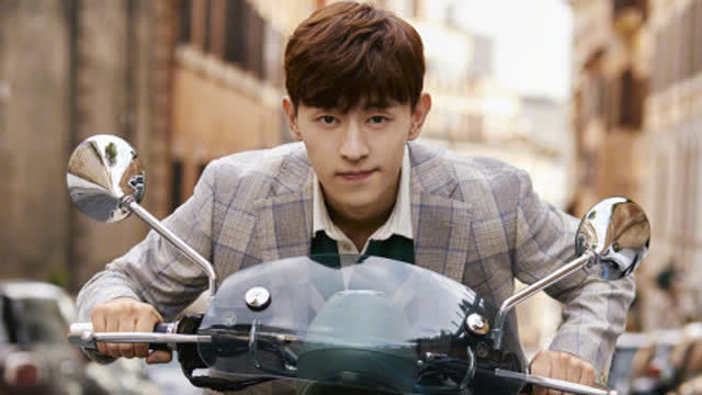 面对记者采访难题,邓伦高情商化解,网友:女粉丝不要抱有幻想了