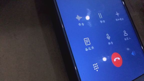 在家学习好还是在校学习好?我想采访您,我要听您的心声