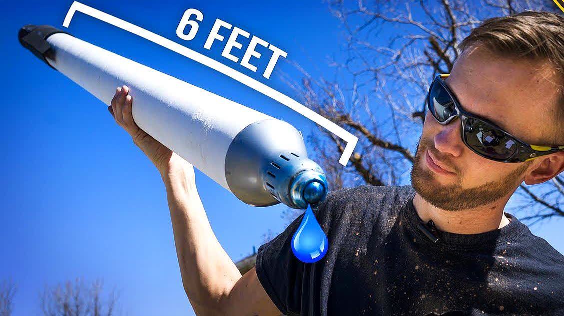 老外突发奇想,自制世界上最大的圆珠笔,网友:高考生必备!