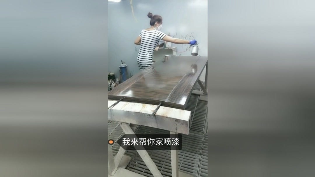 你家需要木门家具嘛?我来免费给你家喷漆呗?把青春献给了油漆喷漆!
