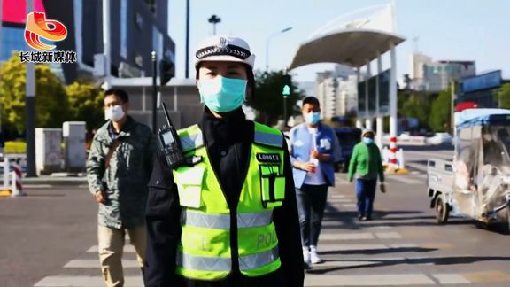 交警的”网红“交通安全宣传员。