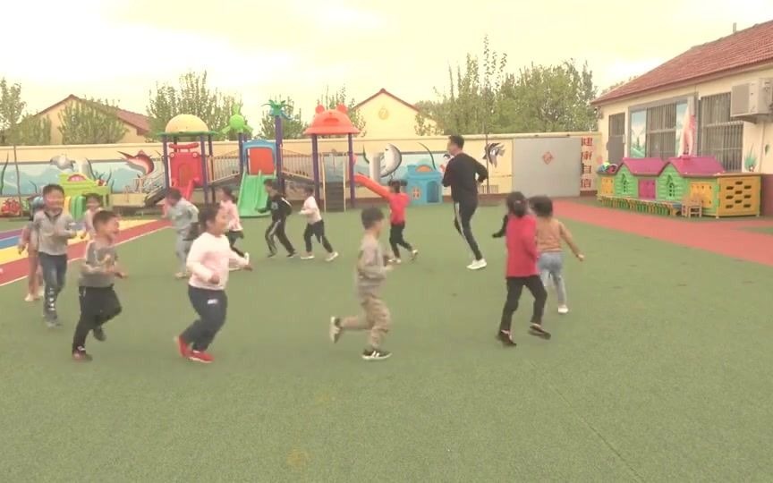 大班体育《快乐皮筋》优质课